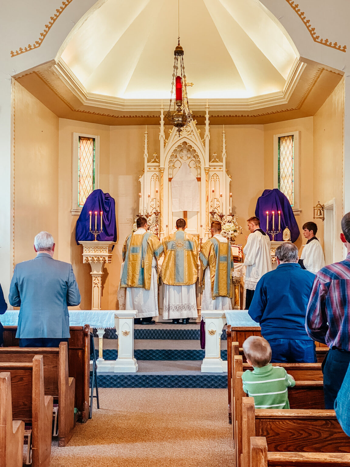 Holy Week in the Domestic Church: Guide for Traditional Catholics